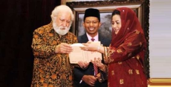 Tan Sri Prof. S.M. Naquib al-Attas is one of Merdeka Award 2012 ...