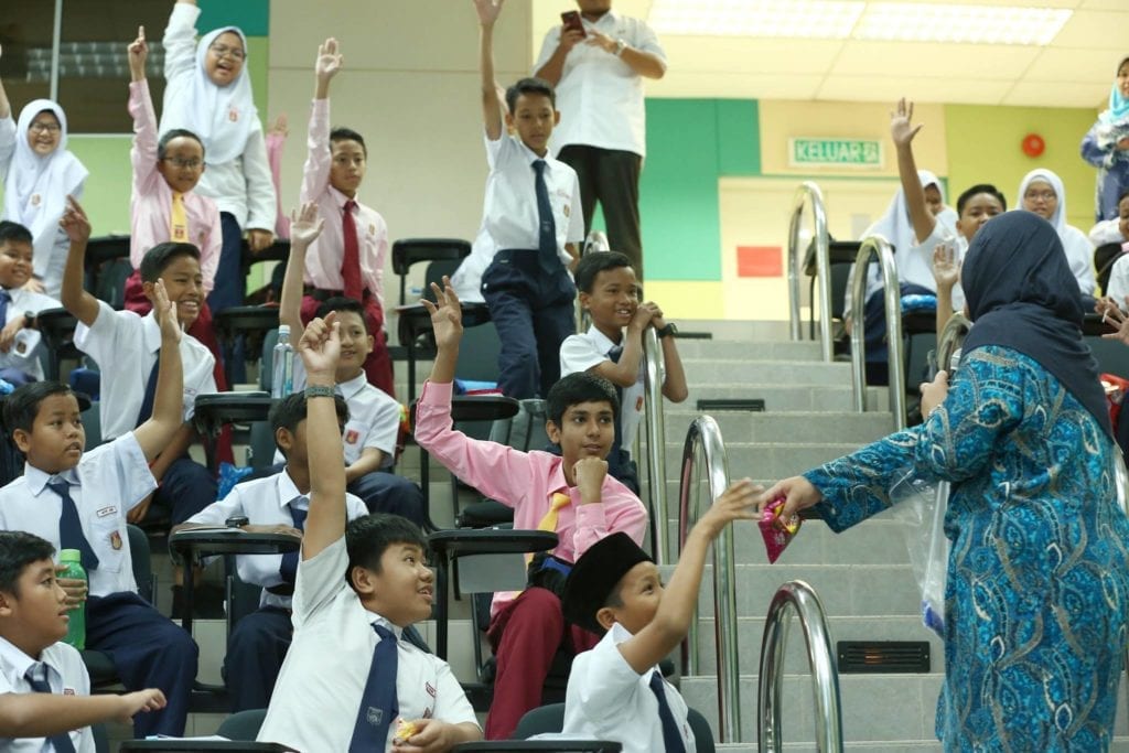 UTM ‘Graduankan’ Pelajar SK Taman Universiti 4 – UTM NewsHub