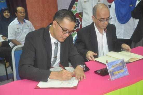 Collaboration Between UTM and Kolej Vokasional Kota Tinggi to Nurture ...