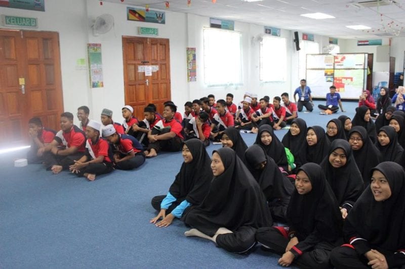 SHARPS UTM Kongsi Ilmu dengan Pelajar SMA Bugisiah Tampok melalui SMART ...