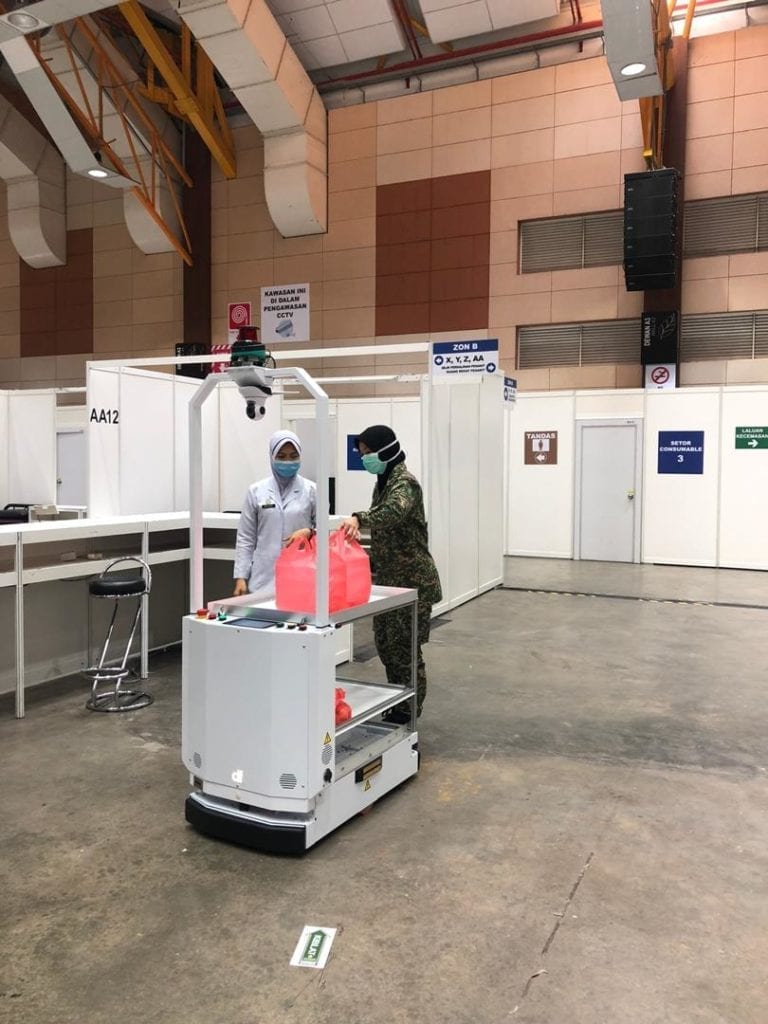 UTM & DF Produce Food Delivery Robot For Frontliners at MAEPS Temporary ...