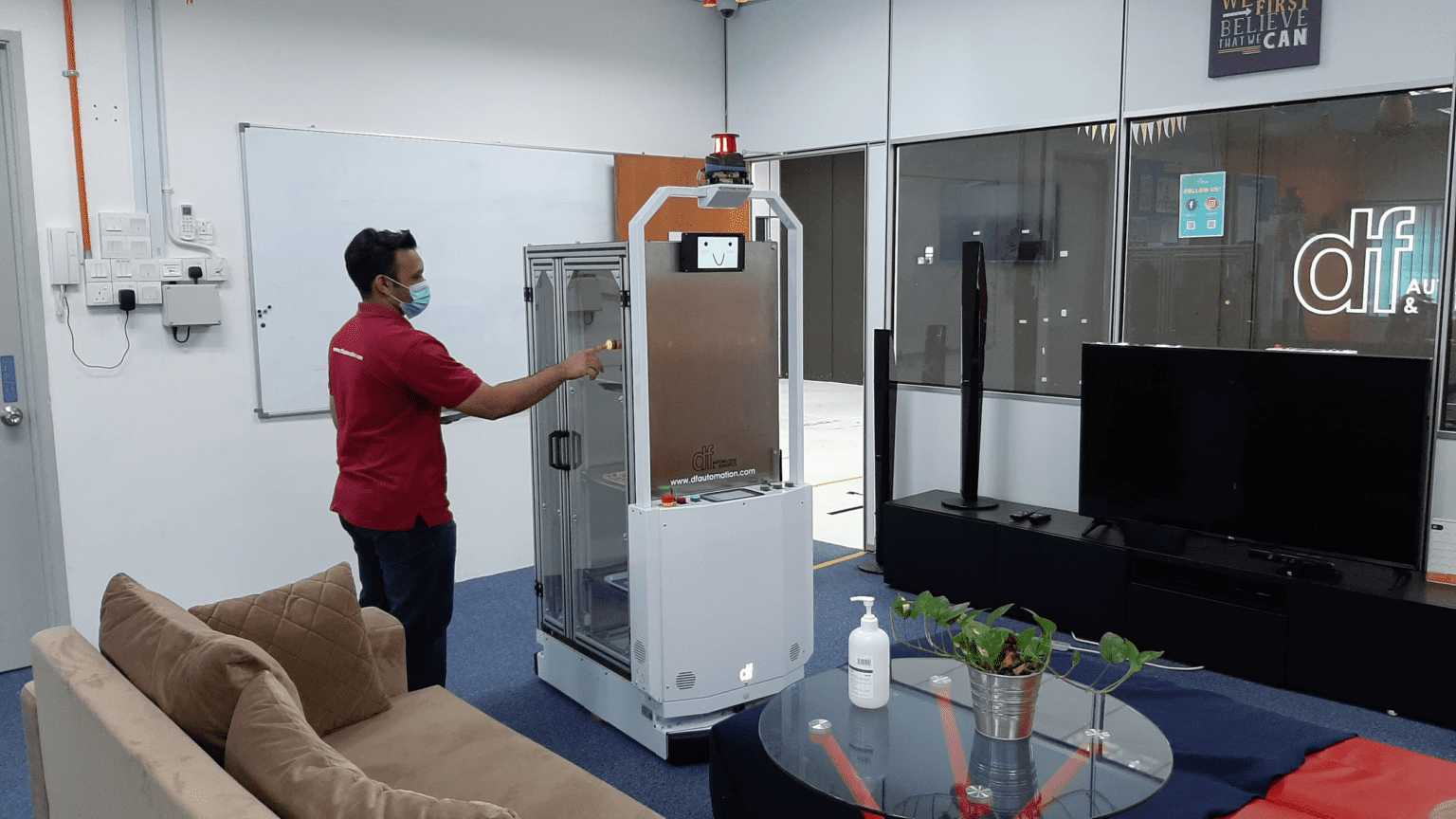 UTM, HCTM & DF Automation Develop Hospital Delivery Robot ‘Makcik Kiah ...