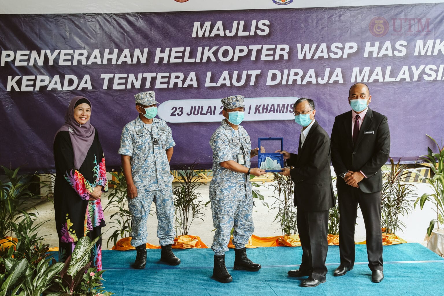 UTM Kuala Lumpur Serah Semula Helikopter kepada TLDM – UTM NewsHub