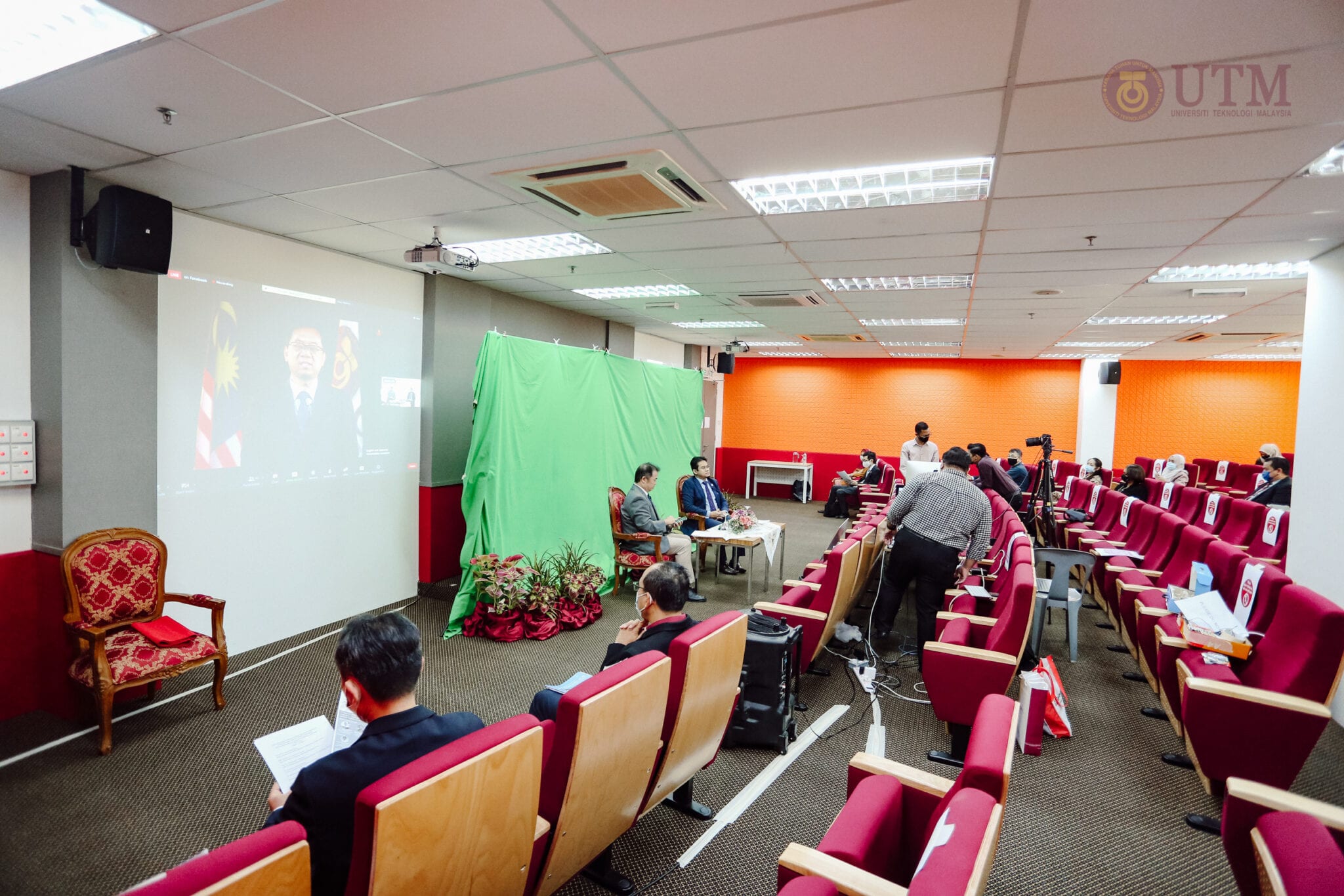 MJIIT UTM Hosts Webinar on Experiences and Lessons Learnt from COVID-19 ...