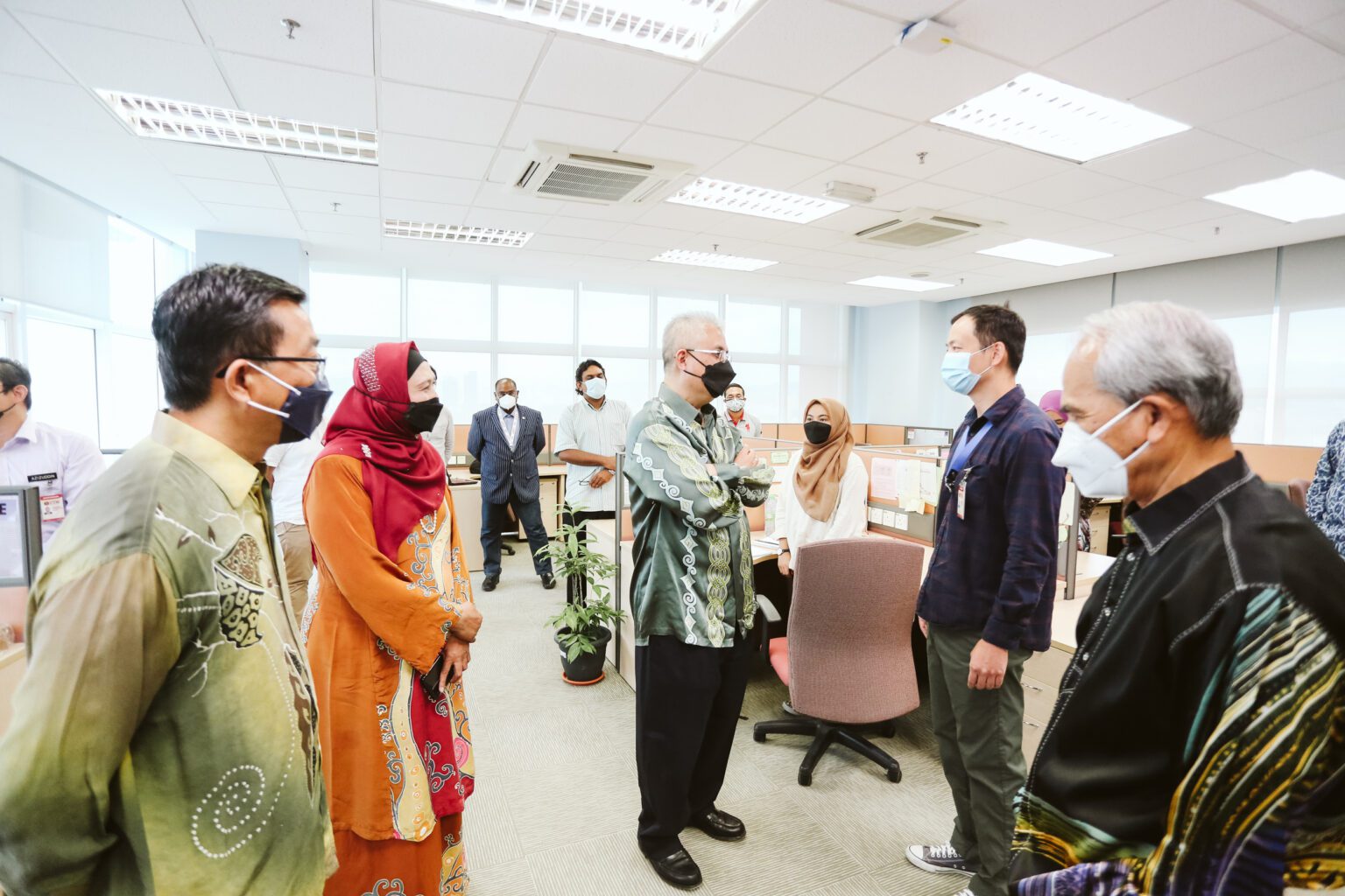 YBhg. Tan Sri Azman Menyantuni Warga UTM Kuala Lumpur – UTM NewsHub