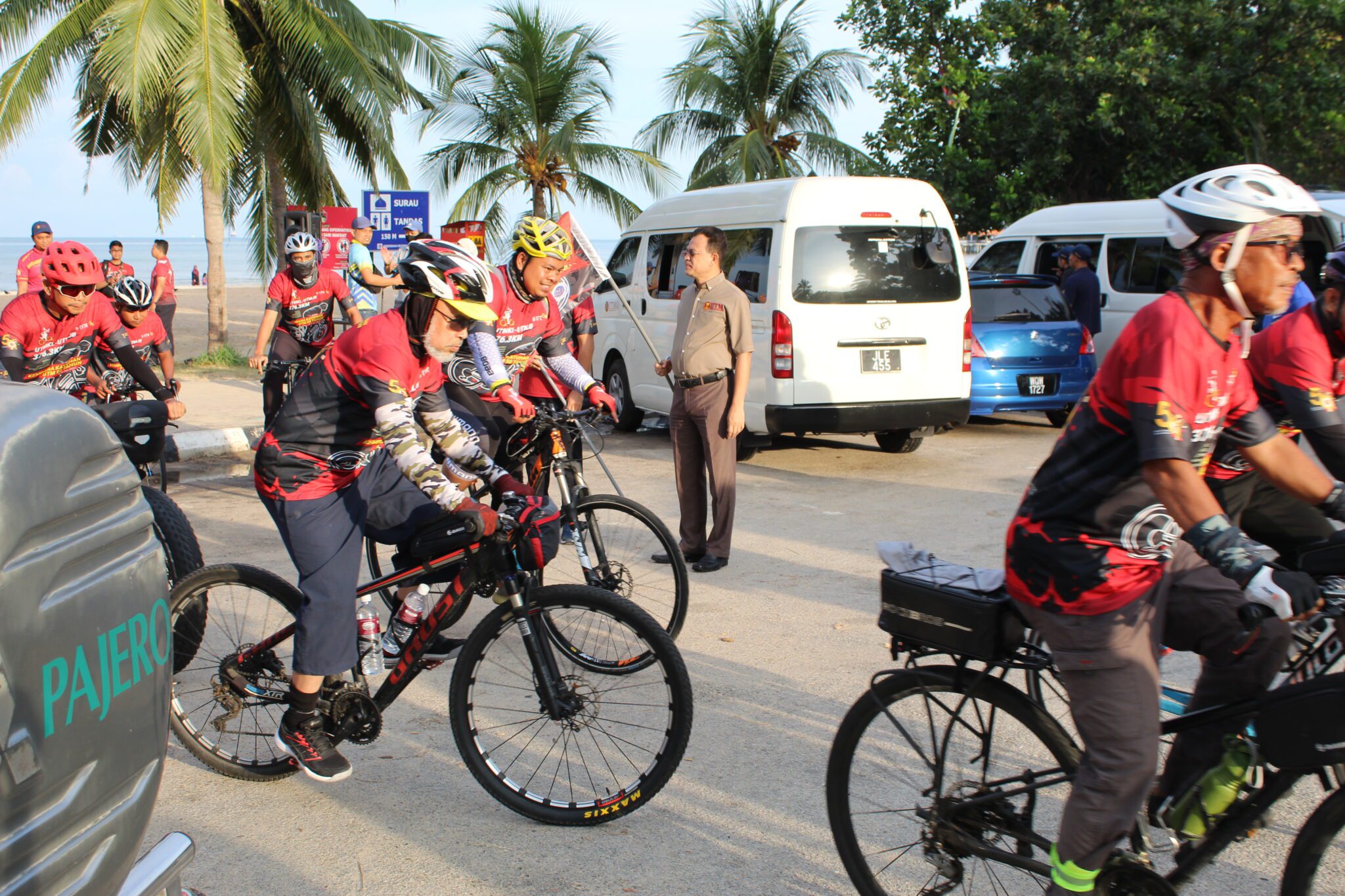 Penyerahan Simen Fero HEP UTM KL Sempena Kayuhan 50 Tahun UTM kepada ...