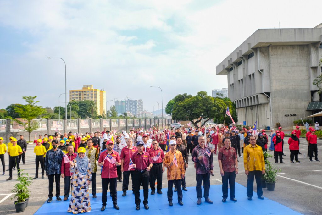 Semarak Merdeka 65 Tahun by Kolej Siswa Jaya Deliver Spirit of ...