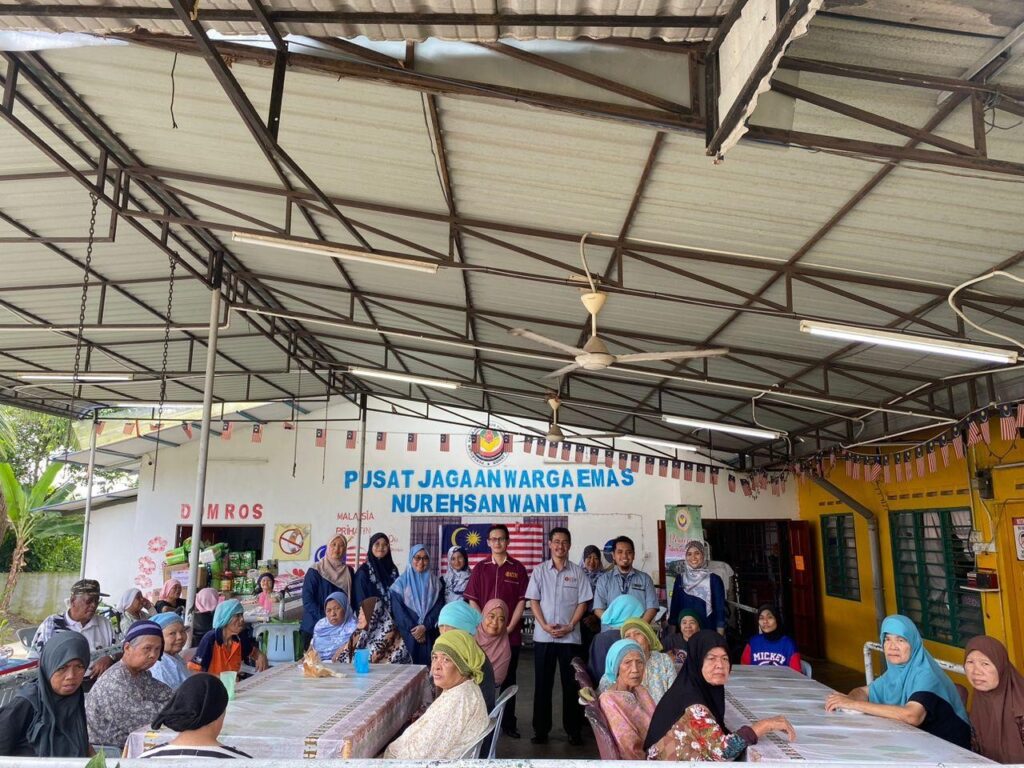 UTM Prihatin: CCIN UTM Santuni Warga Emas Nur Ehsan – UTM NewsHub