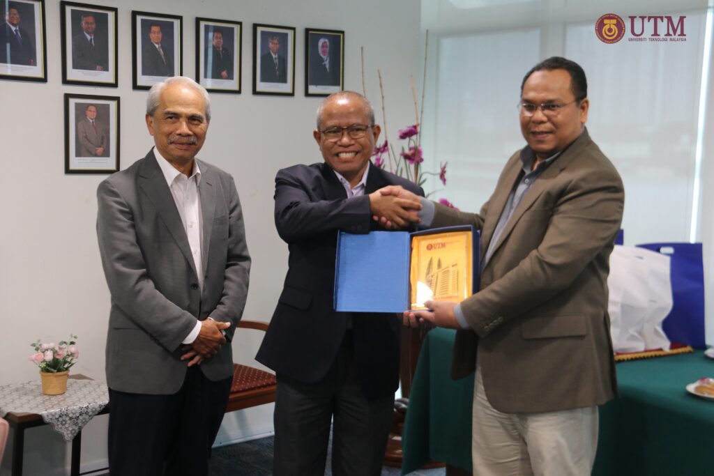 With An Aim For Collaboration In Research & Publication, UTM FTIR Welcomes A Visit From CREABIZ ...