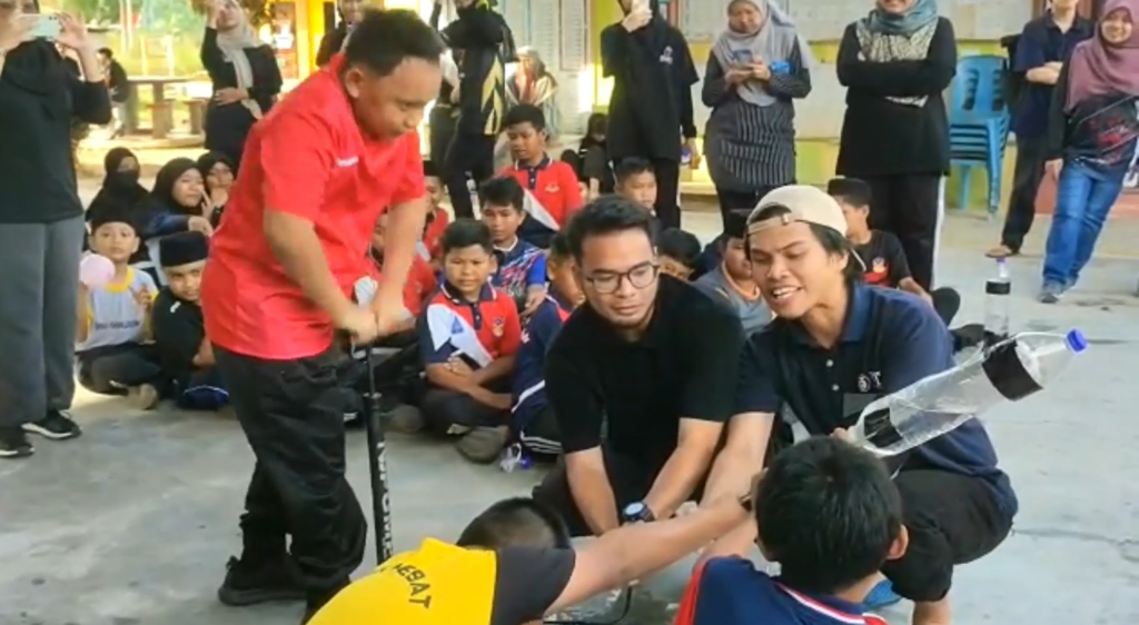 UTM-STAR: A Night Under the Stars in SK Sedili Kecil, Kota Tinggi – UTM NewsHub