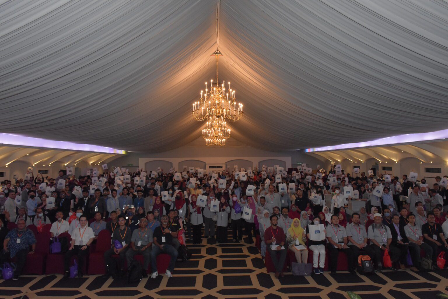 Rising to the Top: UTM FKE Students Impress at the 6th Electrical Engineering Capstone Showcase ...