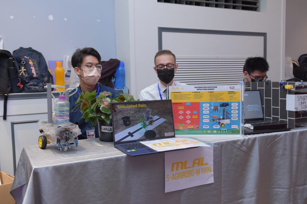 The Rise of FKE Students to the 6th Electrical Engineering Capstone Showcase 2022 (EECS 2022 ...