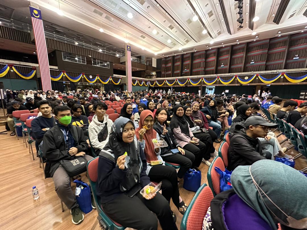 Inisiatif Jom Balik Raya MAIWP kurangkan kos pelajar B40 UTM KL pulang ...