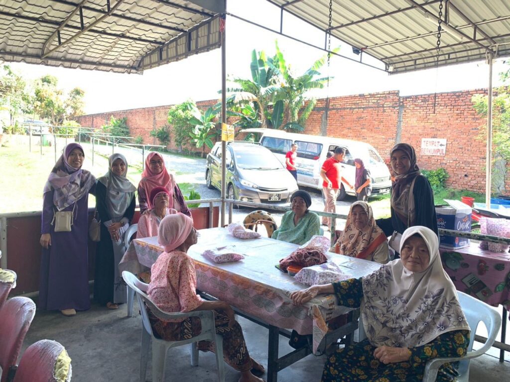 Infaq Ramadan: CCIN UTM santuni penghuni Pusat Jagaan Warga Emas Nur Ehsan – UTM NewsHub