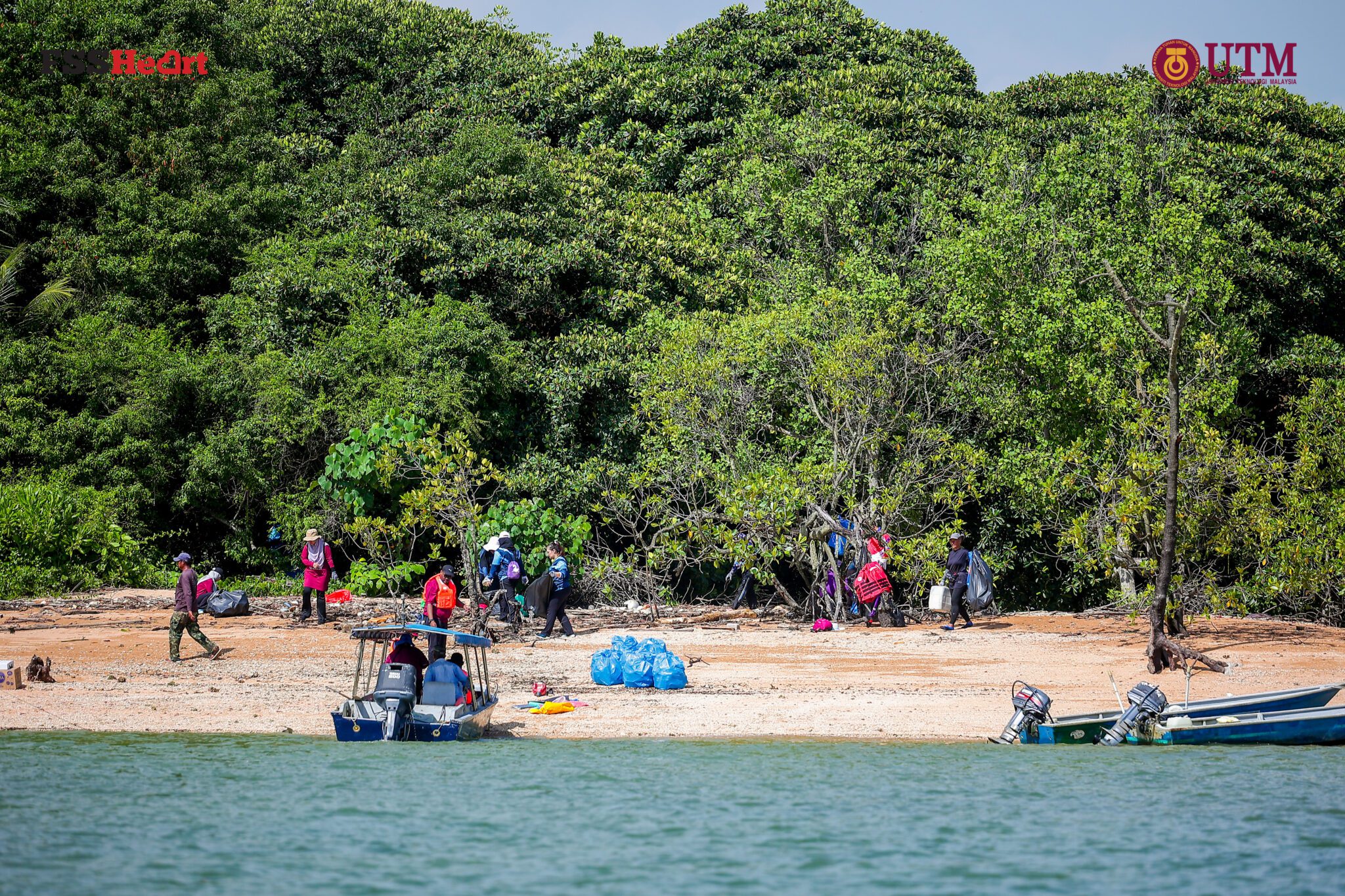 UTM Language Academy and KTF join hands to clean-up Merambong Island ...