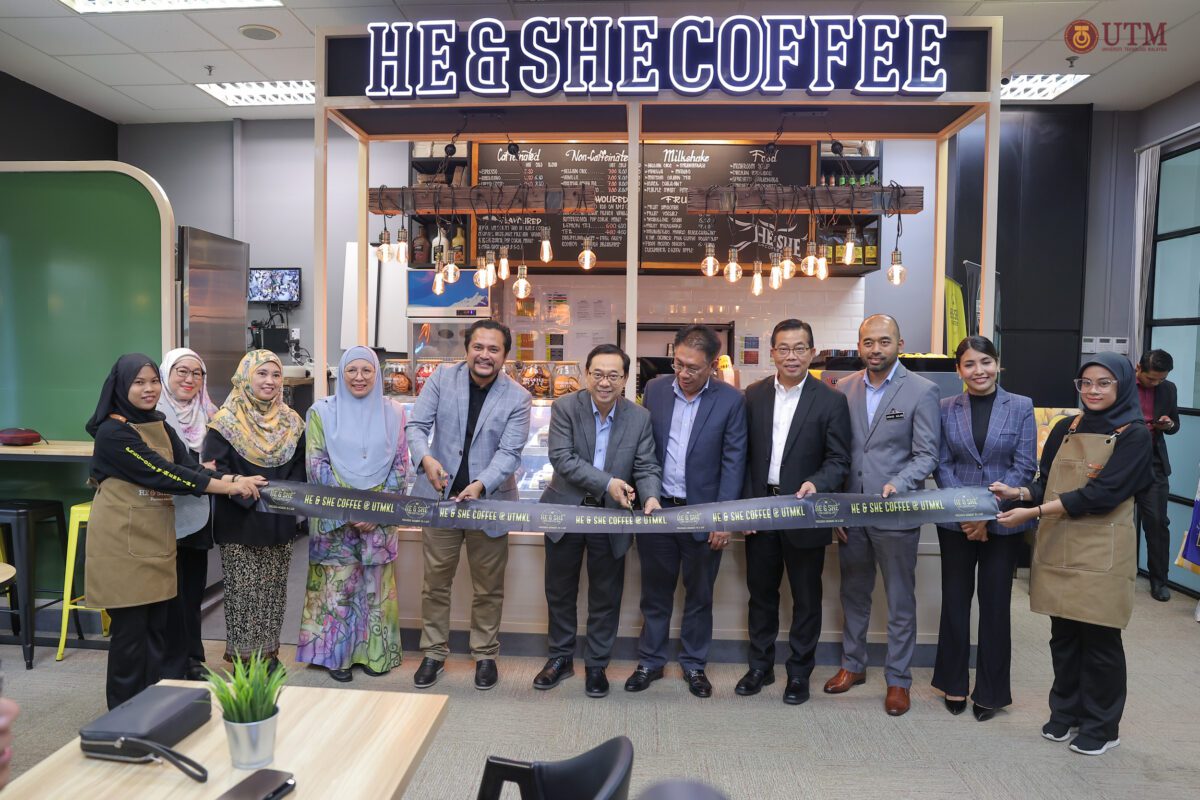 Naib Canselor UTM lancar Read Cafe@UTMKL x He & She Coffee – UTM NewsHub