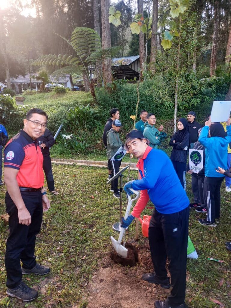 100 Million Tree Planting Campaign Program Organized by JPNP and UTM ...