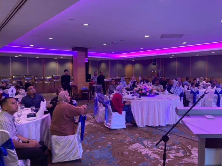 UTM FTIR Celebrates Majlis Hi-Tea Alumni Event with Esteemed Guests and ...