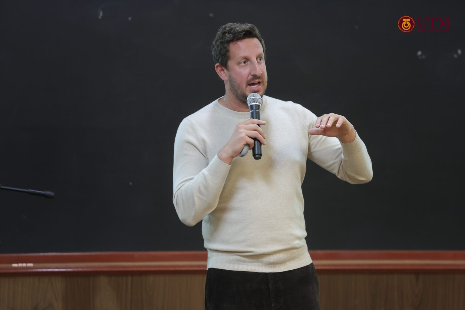 AI Horizons: Decoding Malaysia’s Future with Zack Kass – UTM NewsHub