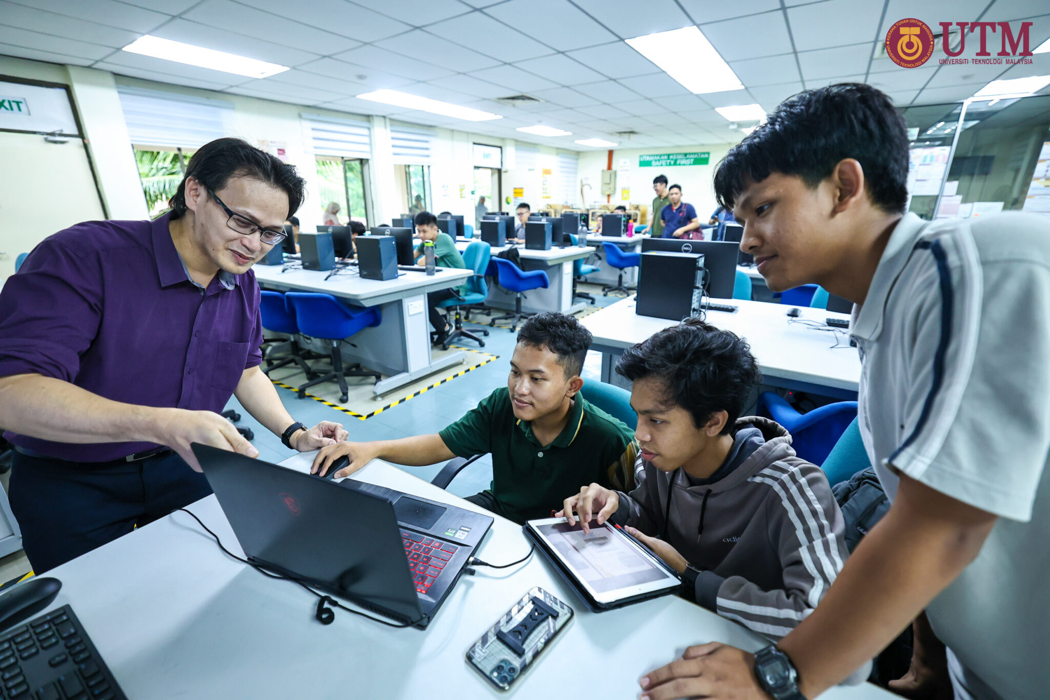 FKE UTM berada di puncak dunia: Pengiktirafan “Top 100” dalam QS World ...