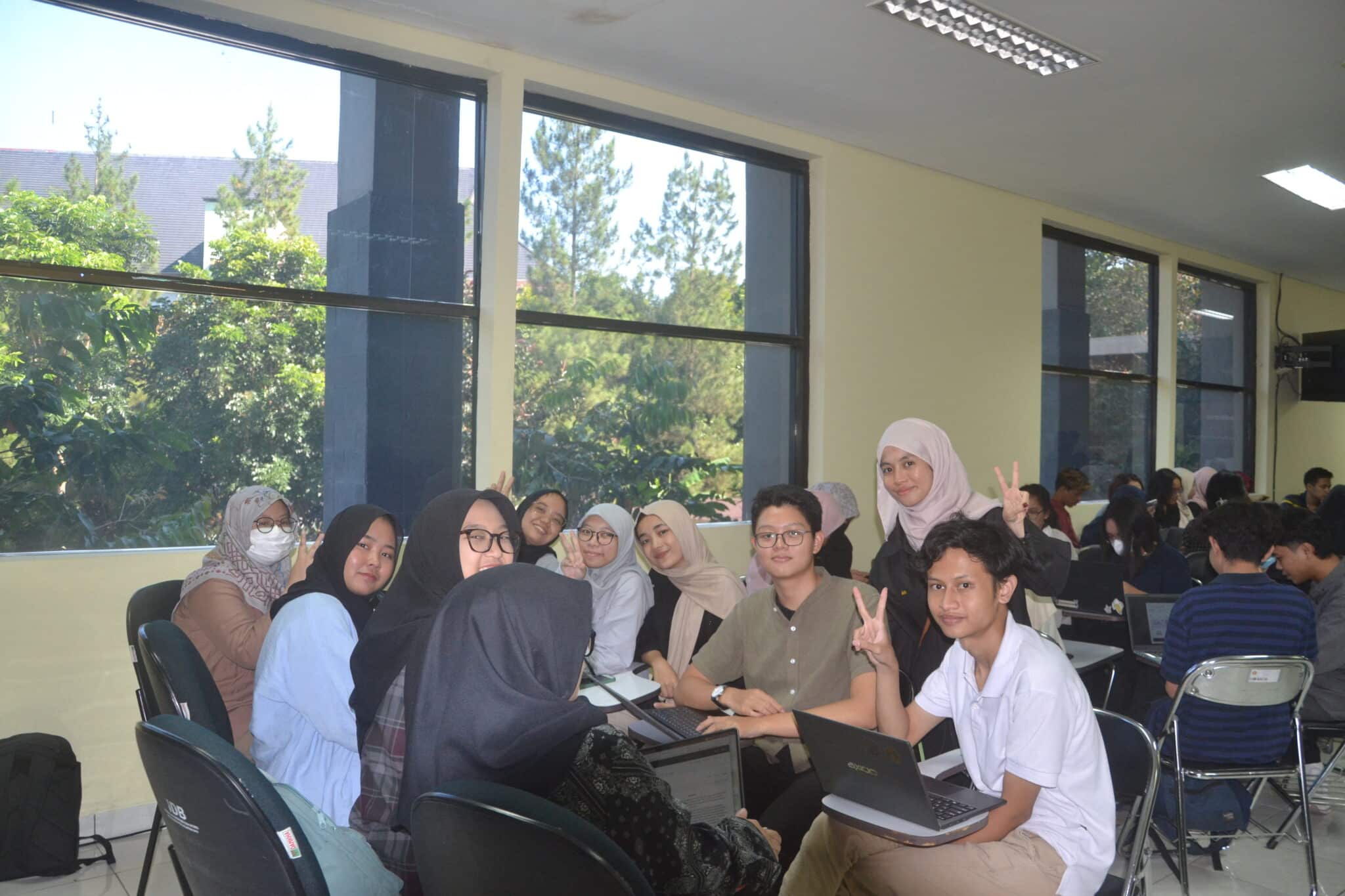 AI Empowerment in Academia: UTM Expert Engages UNPAD Students with Insightful Lecture – UTM NewsHub