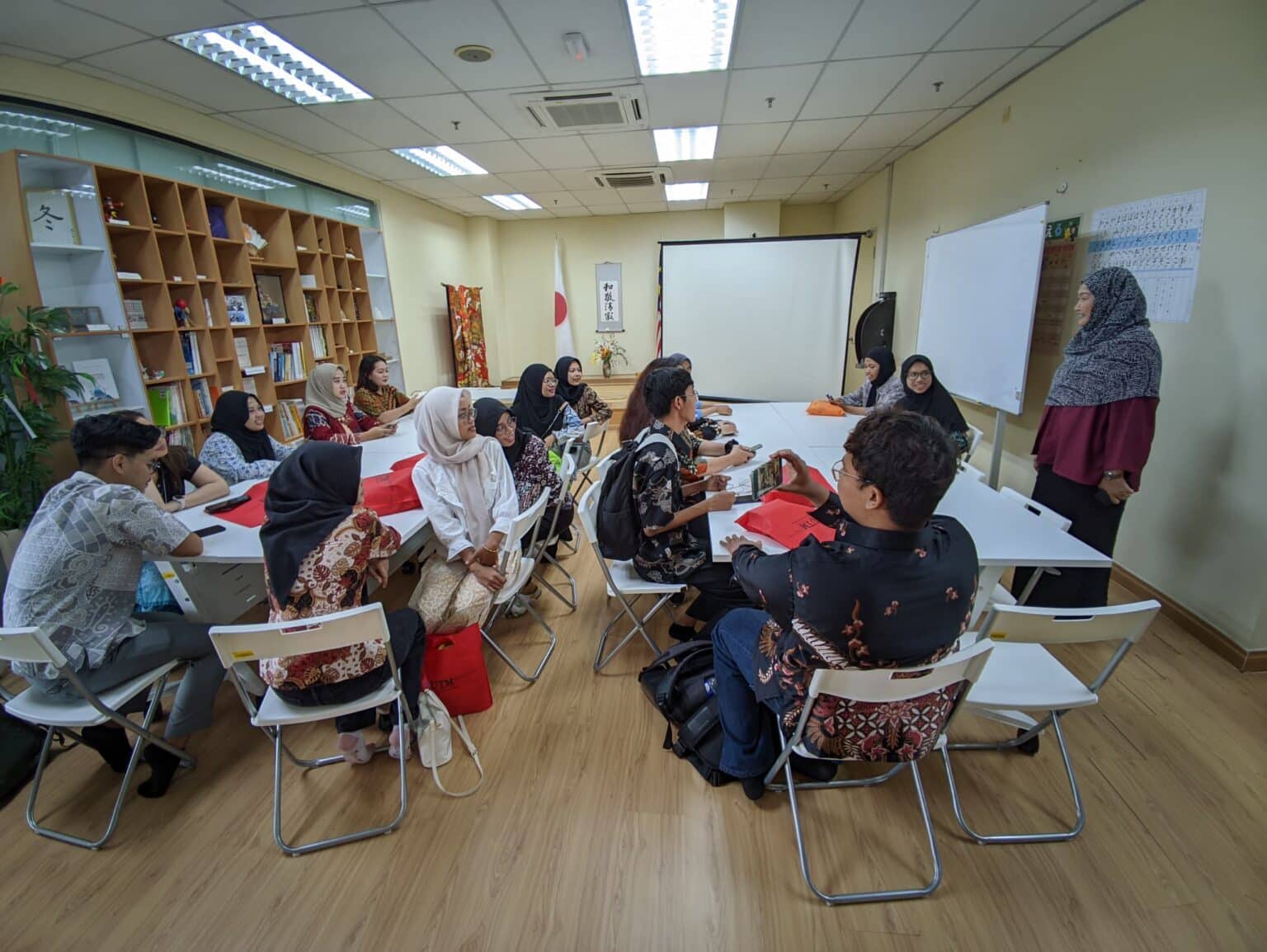 Kuliah Kerja Nyata (KKN) antarabangsa perkasa hubungan UTM-UNNES – UTM ...