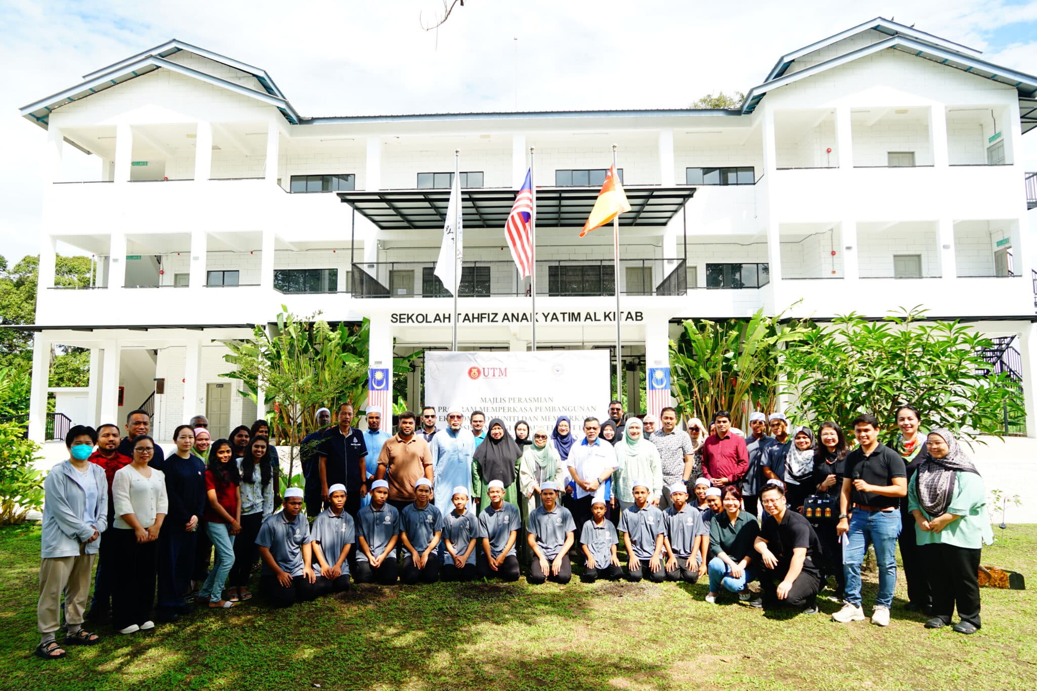 AHIBS MBA Students Launch “Bees and Beans” Project to Boost ...