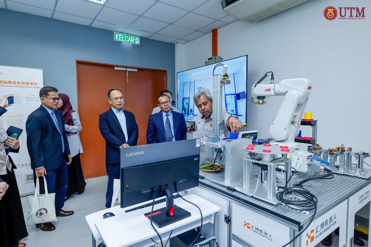 Naib Canselor tinjau Perkembangan Strategik FKE dan FKA – UTM NewsHub