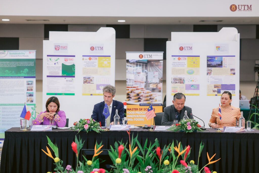 Bridging ASEAN and Beyond: UTM Hosts Landmark Ambassadors’ Roundtable ...