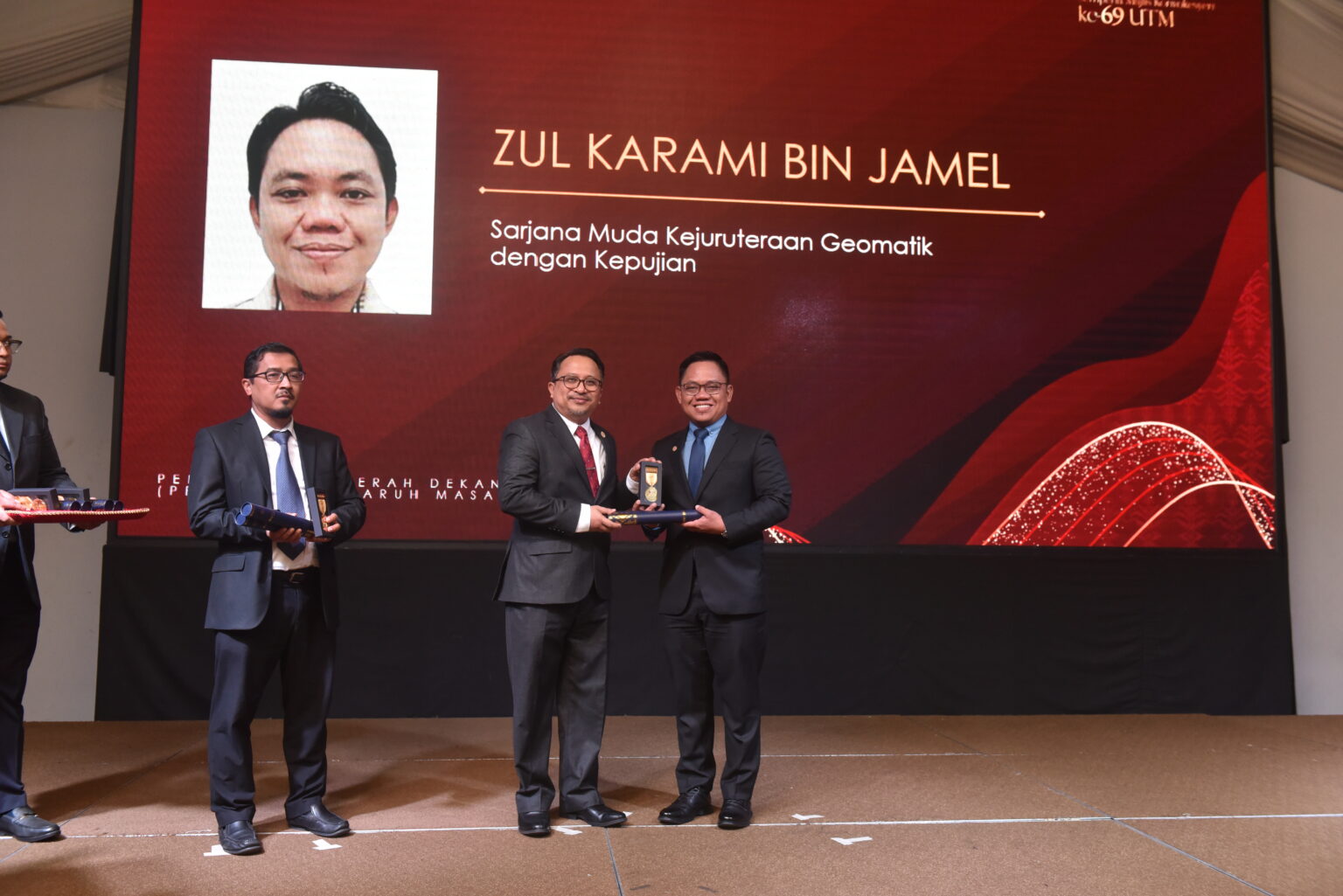 130 Graduan SPACE UTM Dirai Pada Majlis Anugerah Dekan dan Hadiah ...