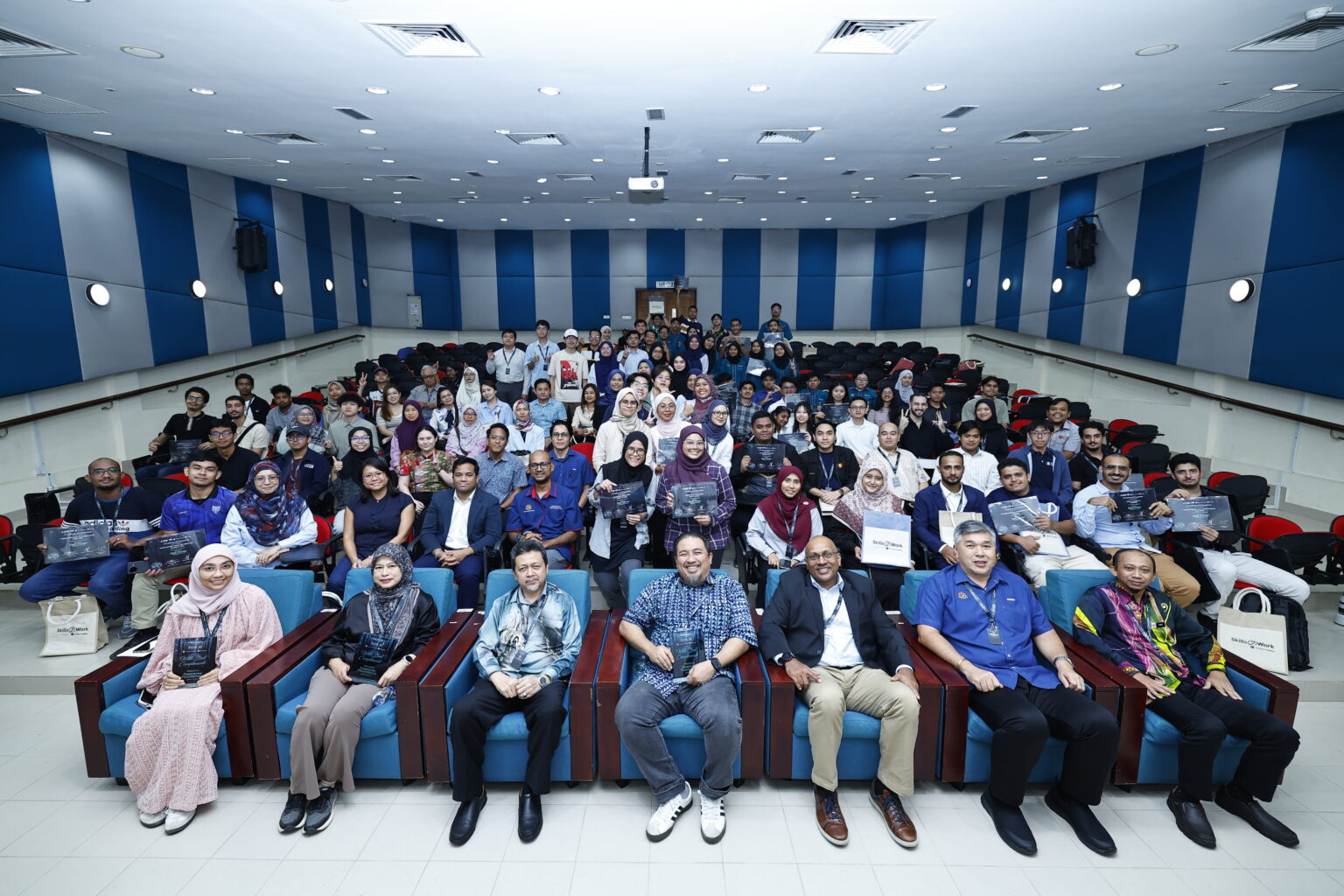 UTM-Microsoft Collaborate on Data Centre Foundation Training – UTM NewsHub