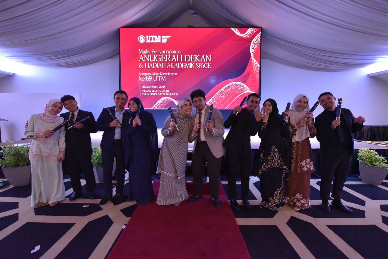 130 Graduan SPACE UTM Dirai Pada Majlis Anugerah Dekan dan Hadiah ...