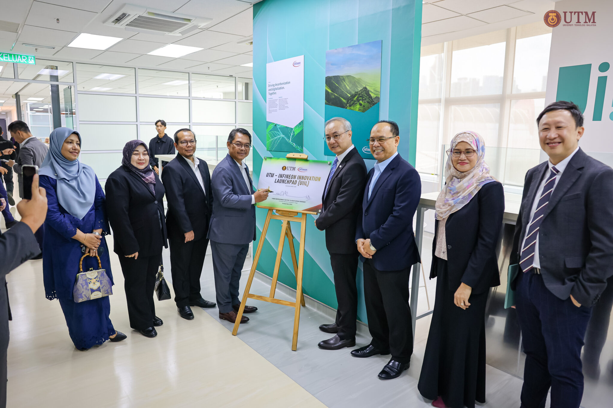 UTM–Infineon Strategic Partnership Paves the Way for Future-Ready AI ...